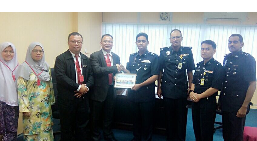 Kunjungan Hormat Pentadbir SMK Labuan ke Pejabat Ketua Polis IPD Labuan ...