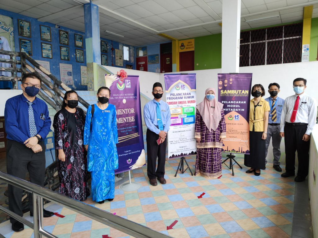 Majlis Pelancaran Program SUMUR Mentor Mentee SMK Taman Perumahan ...